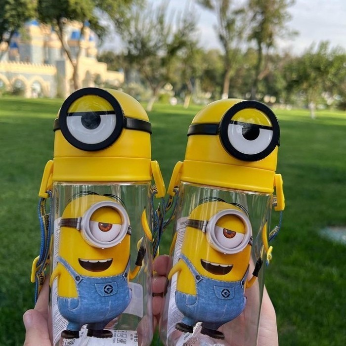 Jual Miniso Minions Collection Plastic Water Bottle With Straw And ...