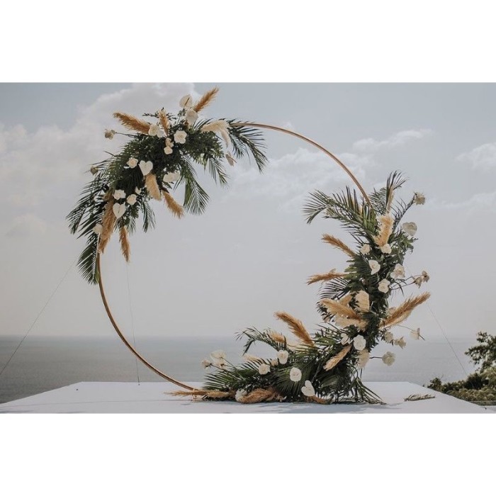 Jual LINGKAR BESI DEKORASI / STANDING BULAT BACKDROP BESI WARNA GOLD ...