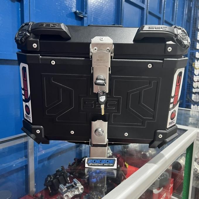 Jual Box Belakang Motor Sec Strike Force Universal 45 Liter Top Box ...