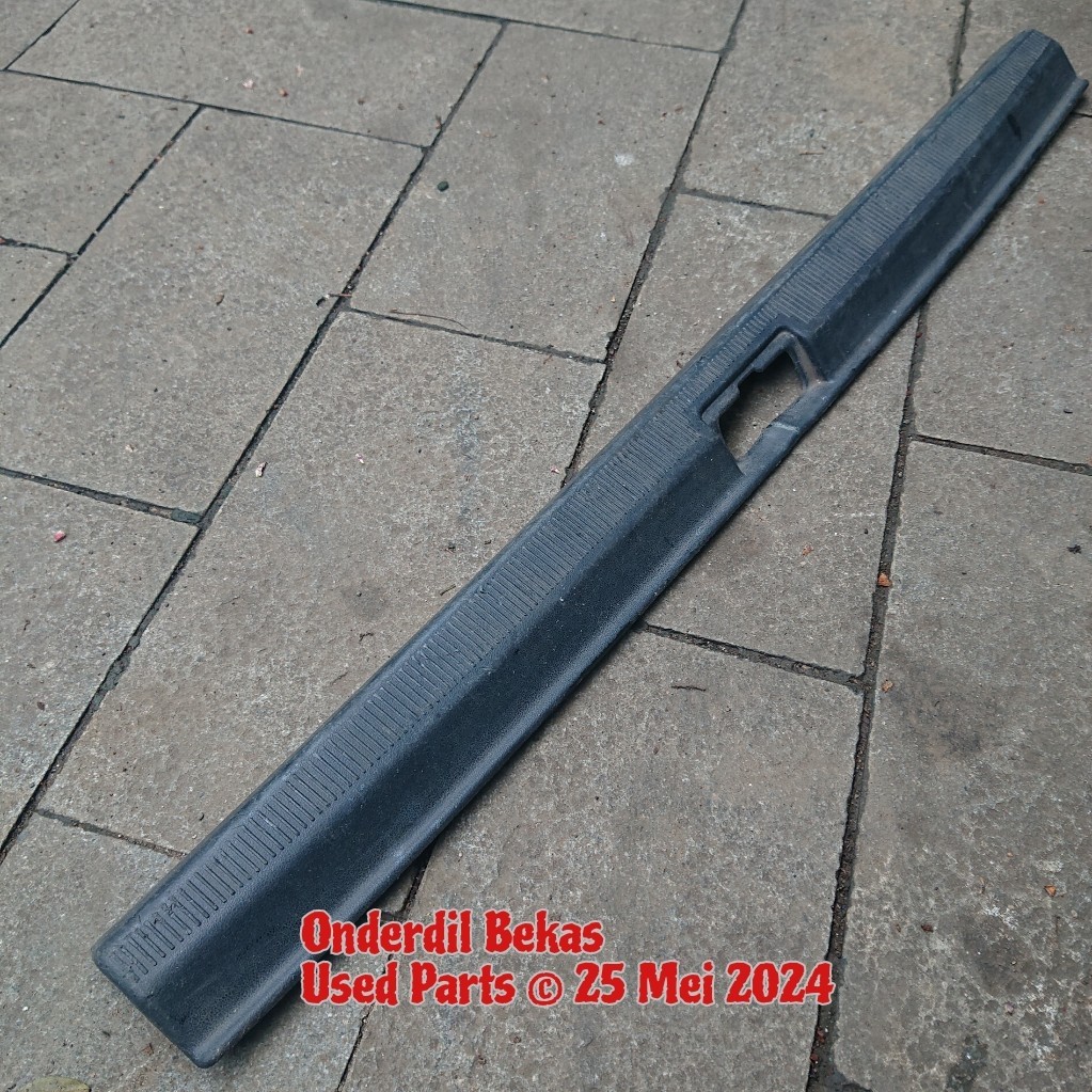 Jual door sill plate bagasi Toyota Corona absolute st191 | Shopee Indonesia
