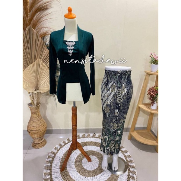 Jual [1 Set, Hijau Botol] Kebaya Kutubaru + Rok Plisket / Motif ...