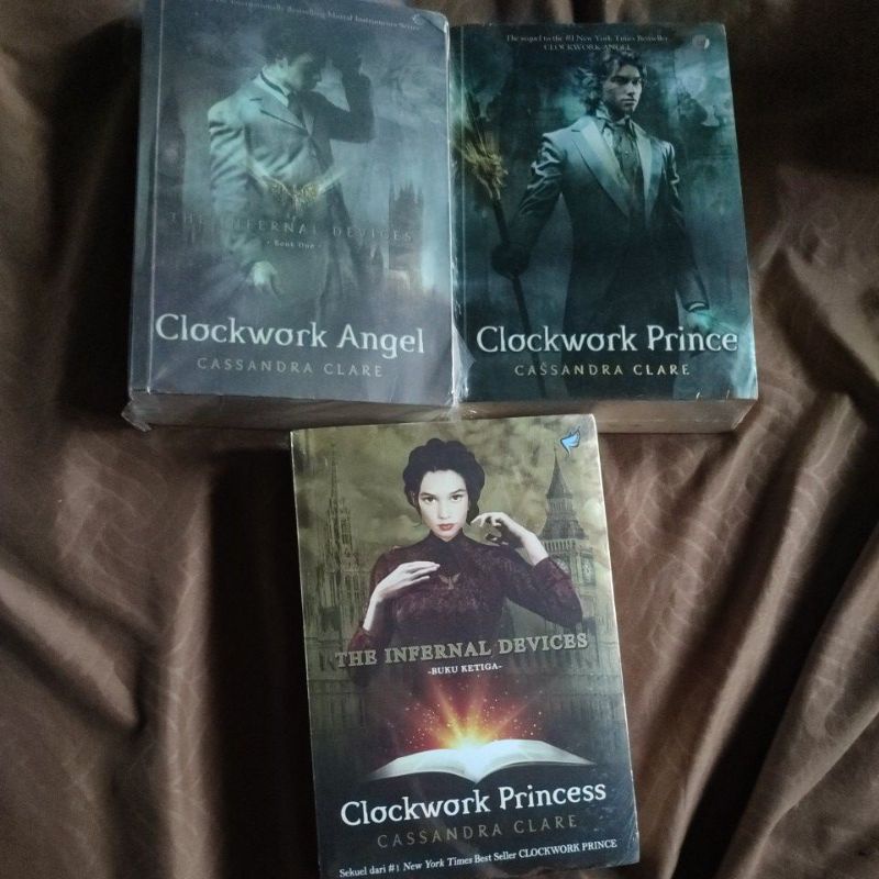 Jual sepaket buku langka original clockwork angel clockwork prince clockwork princess | Shopee ...