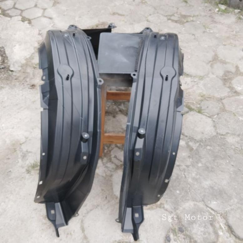 Jual PROMO!! Liner Fender Depan Innova Reborn Depan kanan kiri original ...