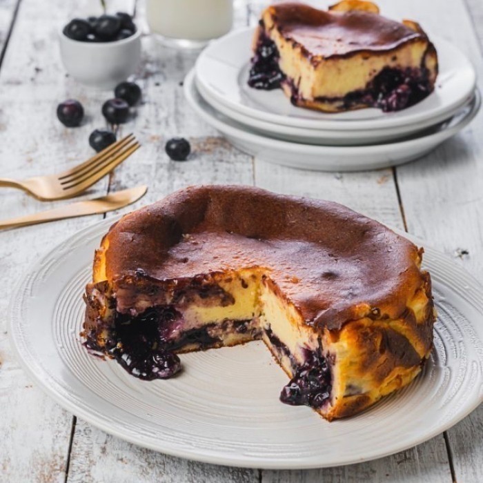 Jual BASQUE BURNT CHEESE CAKE BLUEBERRY 15cm kue ulang tahun dan hari ...