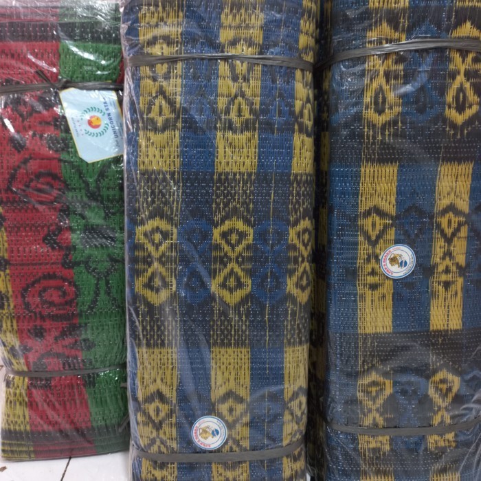 Jual Tikar Plastik - Tiker Plastik Ukuran 1,75 Meter X 2 Meter | Shopee ...