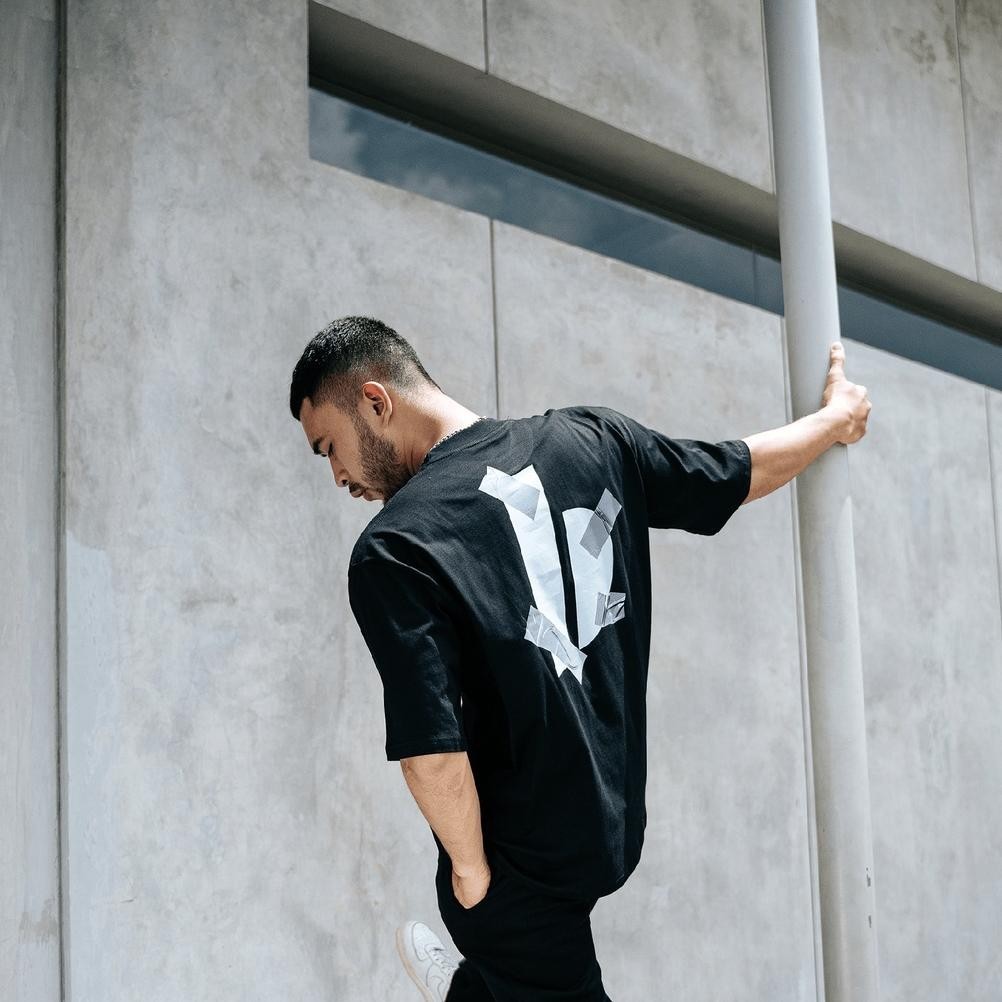 Jual BENIDSON OVERSIZED TSHIRT STICK LOGO BARU | Shopee Indonesia