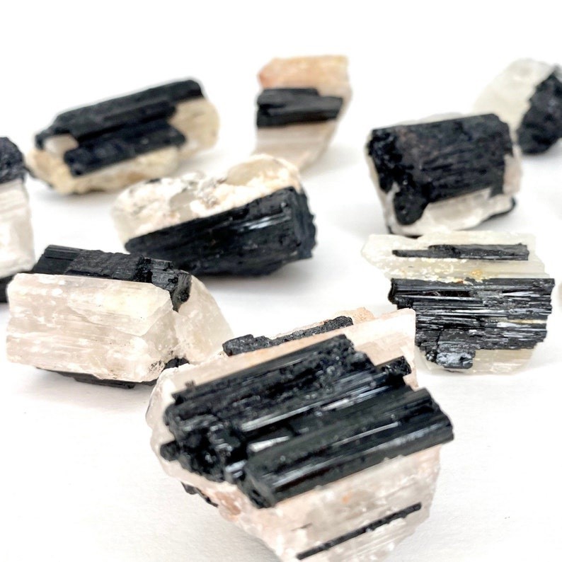 Jual Raw Black Tourmaline in Quartz Specimen | Shopee Indonesia