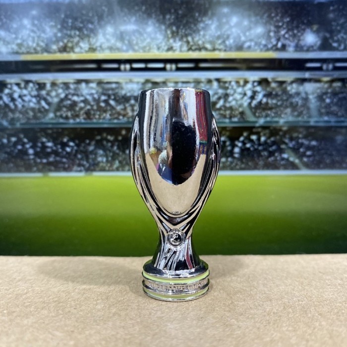 Jual Terbaru Miniatur Trofi Piala Super Eropa Piala Mini Trofi Uefa ...
