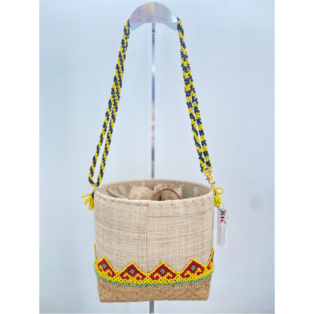 Jual Manika Kaltim - Tas Selempang Rotan / Tas Rotan Serut Tenun Doyo ...
