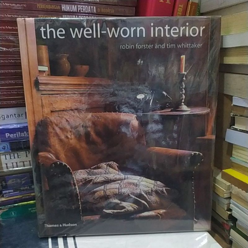 Jual the well worn interior by Robin Forster and tim whittaker | Shopee ...