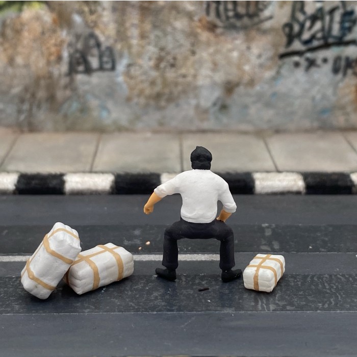 Jual MUST HAVE!! FIGURE PABLO ESCOBAR SKALA 1/64 HOTWHEELS TARMAC INNO ...