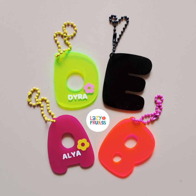 Jual keychain huruf font lucu | akrilik hurup | souvenir ulang tahun ...
