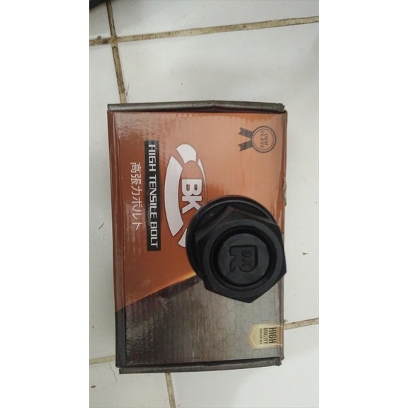 Jual Baut Roda Volvo Universal Truk Tronton As Besar Halus Depan Kanan ...