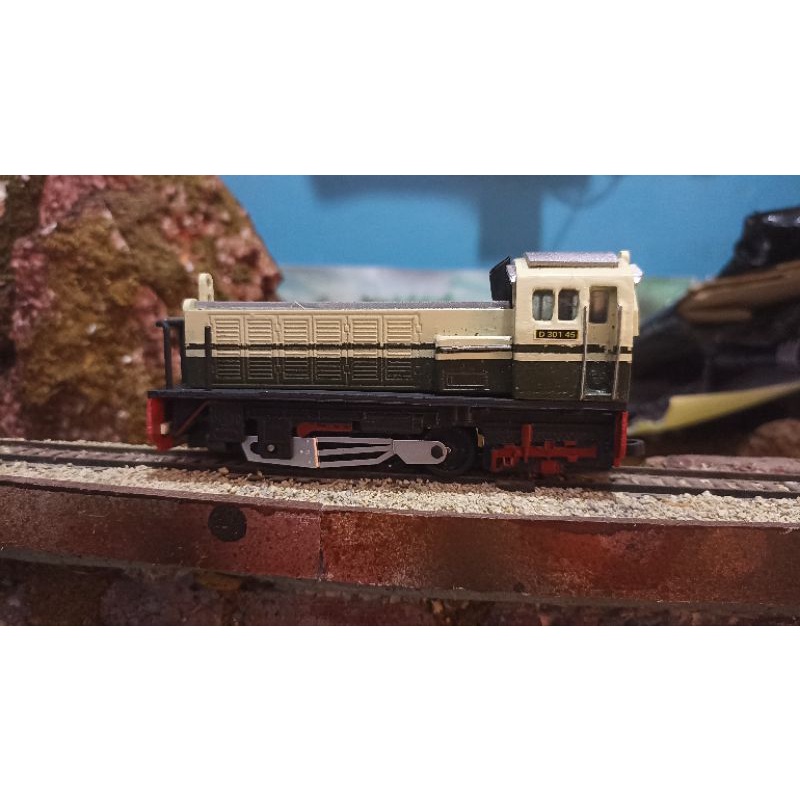 Jual Lokomotif D301 Indonesia Rail king miniatur kereta api | Shopee ...