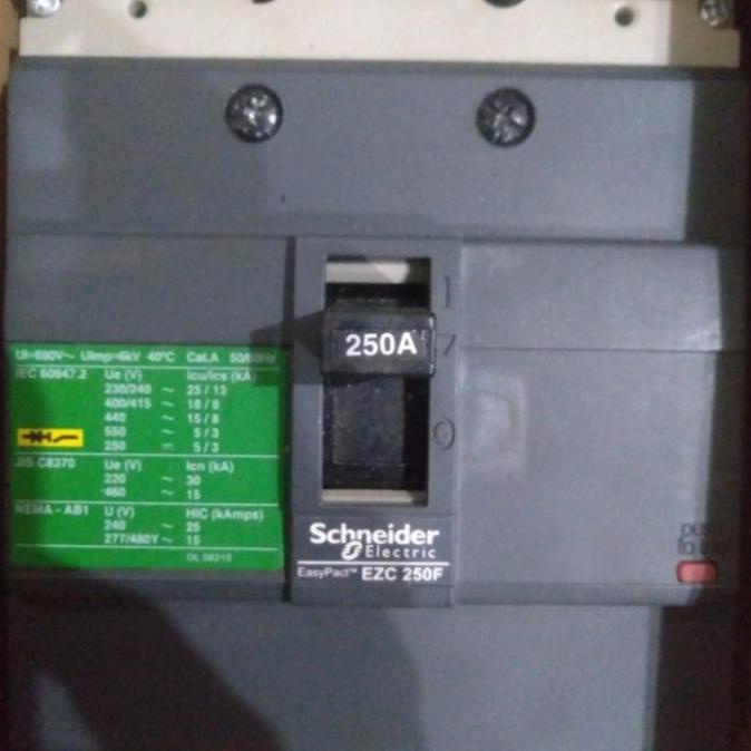 Jual Mccb Ezc250F 250A/200A/160A/125A 3P Schneider | Shopee Indonesia