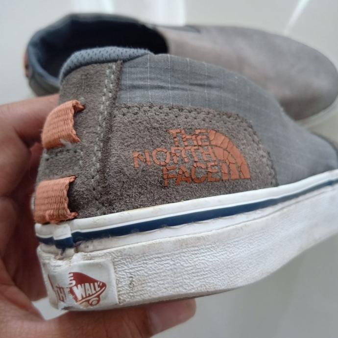 Jual Sepatu The North Face Slip On Preloved TNF Slip On Shoes Second ...