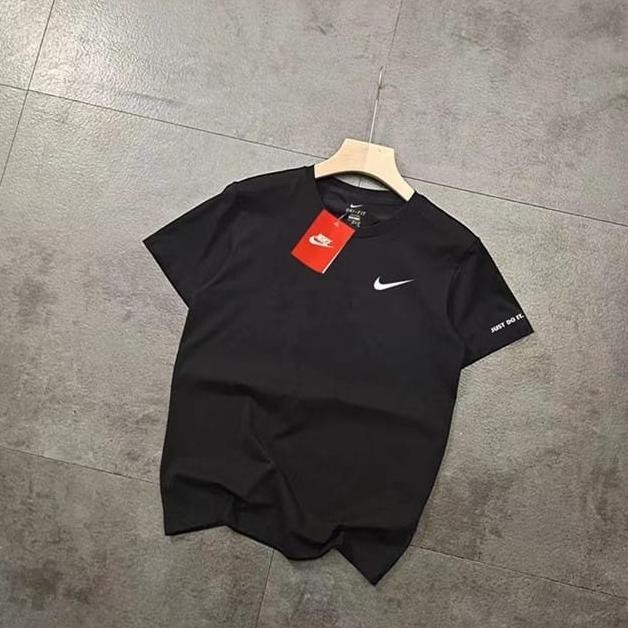 Jual Pakaian Pria yang Membuat Anda Berbeda di Setiap Langkah kaos ...