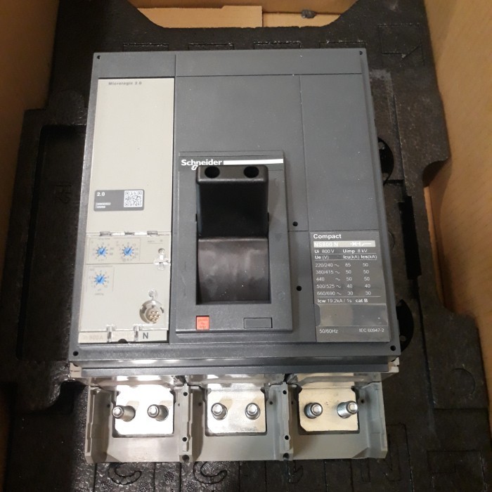 Jual MCCB 50KA NS1600N 3P 1600A MANUAL 33482 SCHNEIDER | Shopee Indonesia