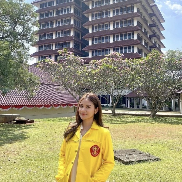 Jual MURAH!! Jakun UI Almamater UI Kondisi Bonus Makara Pin Peci ...