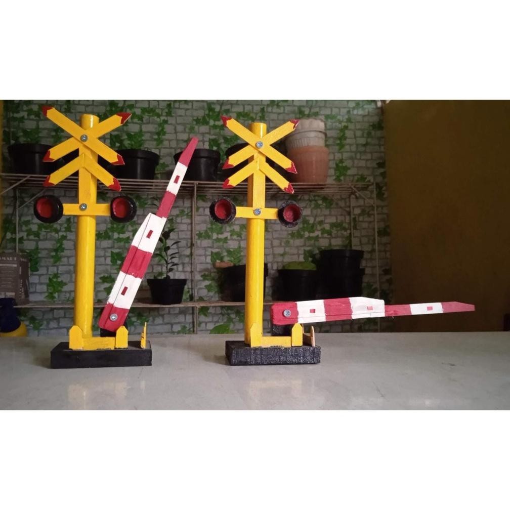 Jual Mainan Miniatur Palang Pintu Kereta Api Indonesia Palang Sepur Kai ...