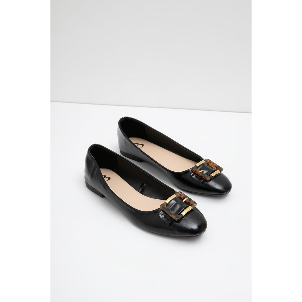 Jual Berrybenka - Sepatu Flatshoes Comfy Wanita Sofia Mebira Buckle ...