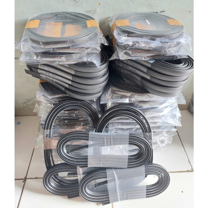 Jual Dijual Karet Roof/Karet List Moulding / Karet Atap Mobil Honda Hrv ...