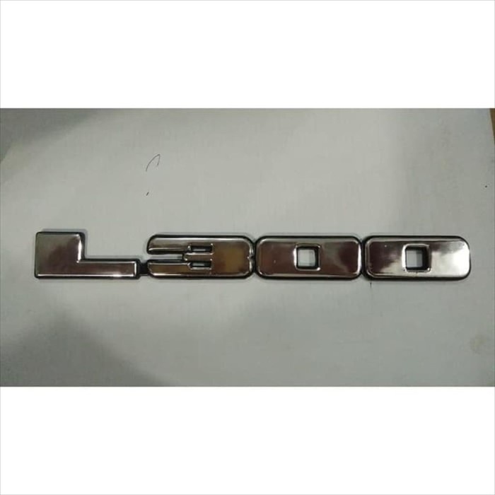 Jual Emblem Logo Sticker Tempelan Tulisan L300 Panjang 23.5 cm terbaik ...