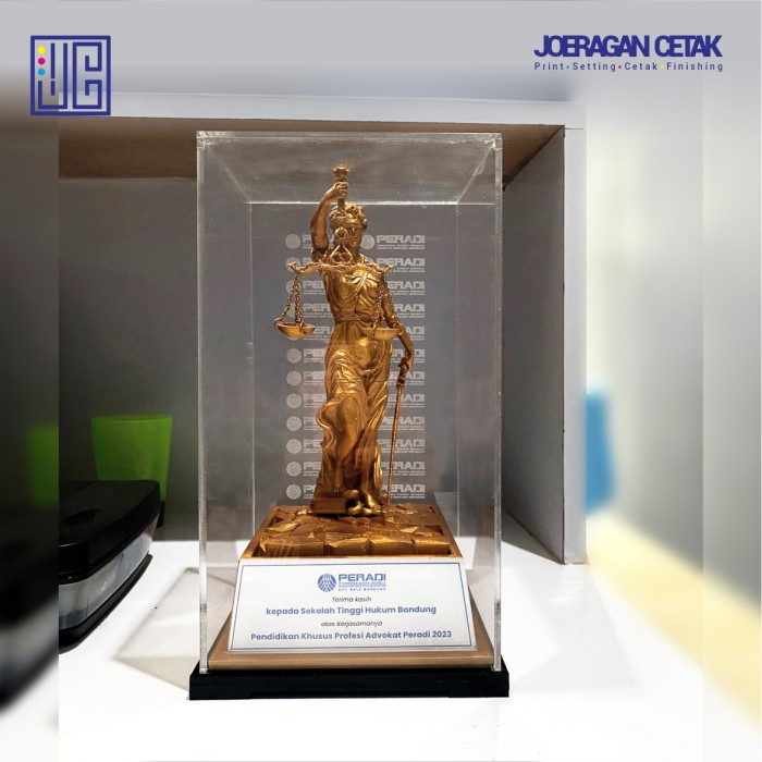 Jual Tracy Patung Themis / Dewi Keadilan / Pesanan Peradi Bale Bandung ...