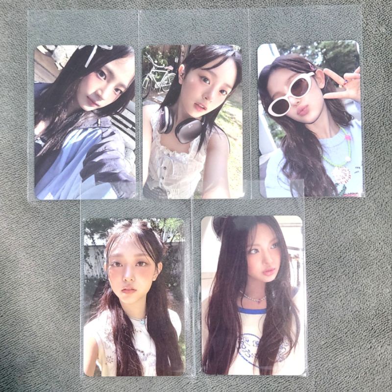 Jual NewJeans Photocard - Official from Season's Greetings 2024 [24/7 With New Jeans] | Shopee ...