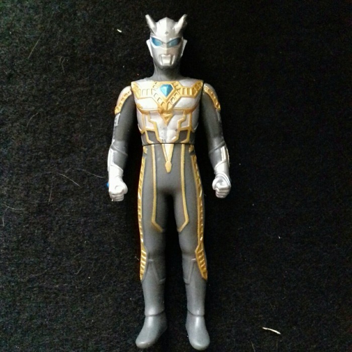 Jual Sofubi 11 Cm Ultraman Zero Shinning By Bandai 2012 | Shopee Indonesia