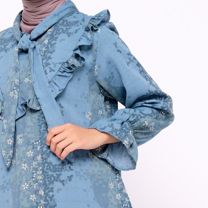 Jual Zm Zaskia Mecca - Yuza Navy Blouse - Romansa Khatulistiwa Bunga ...