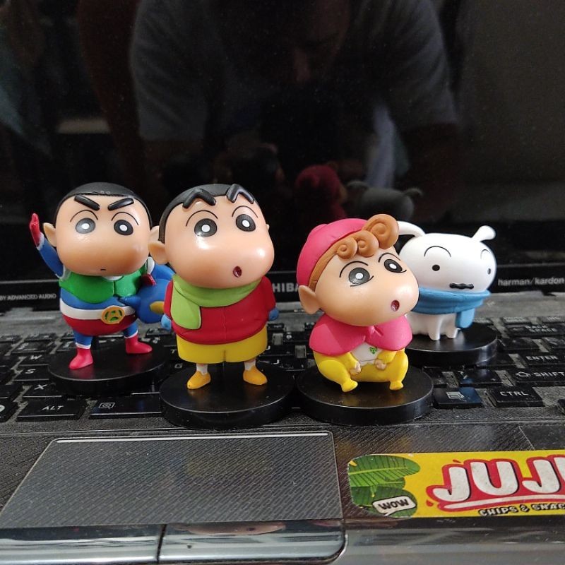 Jual FIGURE SET KELUARGA CRAYON SINCHAN LUCU SHIRO PAHLAWAN BERTOPENG 4 ...