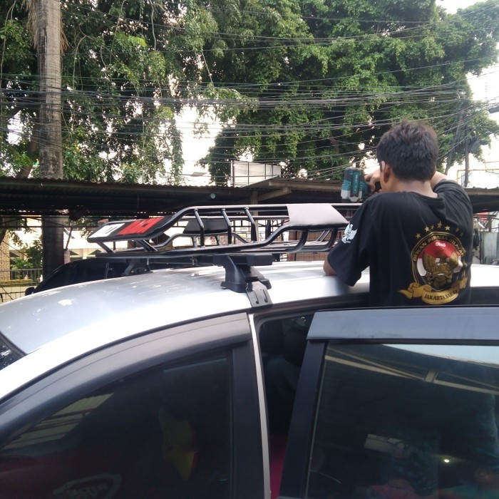 Jual Roof Rack Bagasi Atas Mobil Toyota Avanza Merek Buzz Rack + Cross ...