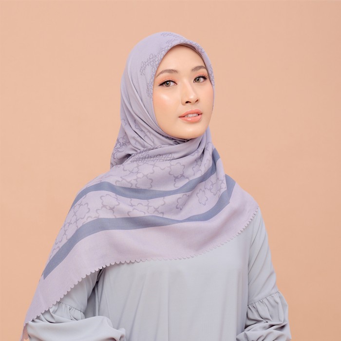 Jual BIA x Dewi Fitri - Edna Saphire Scarf Kerudung Segi Empat Edisi ...