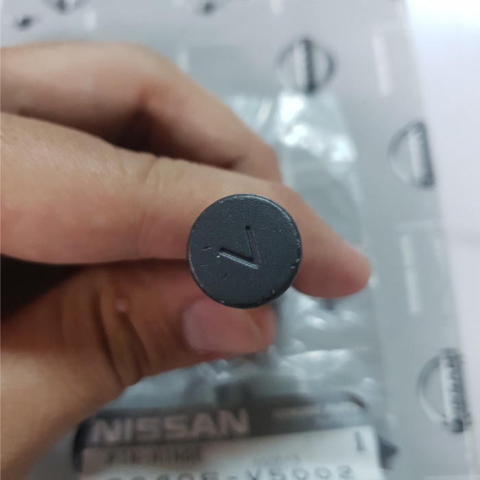 Jual Pin Engsel Pintu Pin Hinge Nissan Terrano Original 80406-V5002 ...