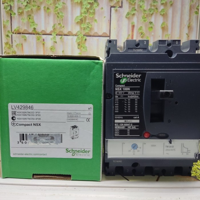 Jual READY mccb Schneider breaker Schneider nsx100n 25a 3phase 3 p ...