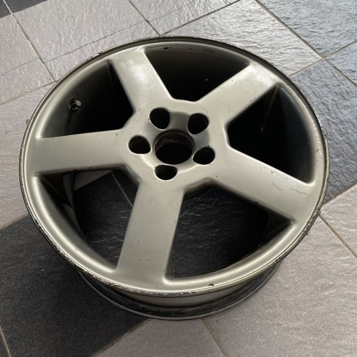 Jual VELG VOLVO TITAN 17" OEM 1PCS | Shopee Indonesia