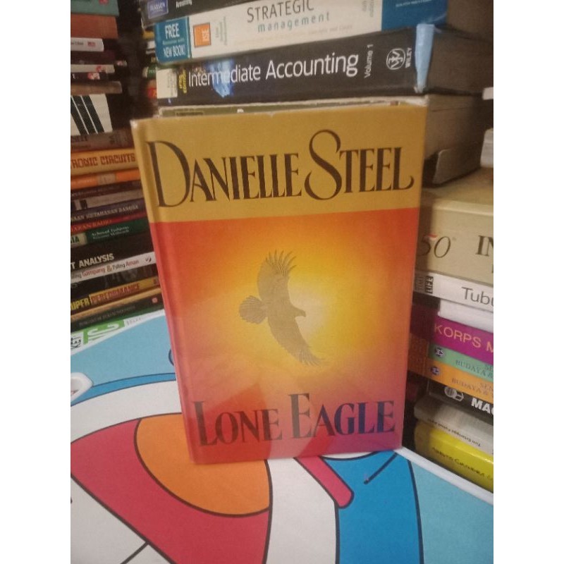 Jual BUKU ASLI DANIELLE STEEL LONE EAGLE | Shopee Indonesia