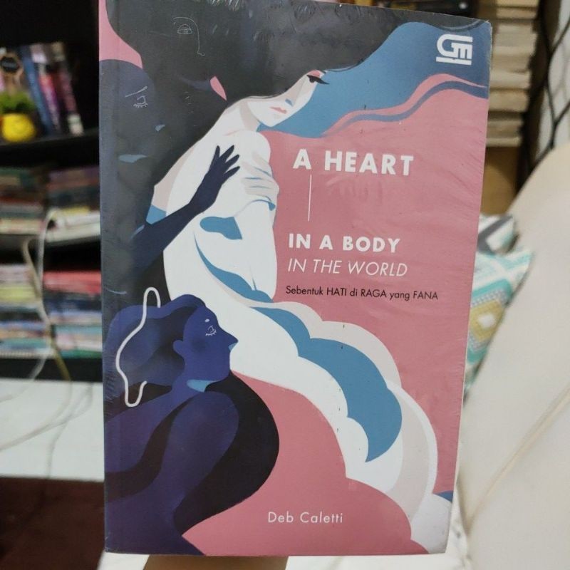 Jual Novel terjemahan original segel A Heart In A Body In The World by Deb Caletti | Shopee ...