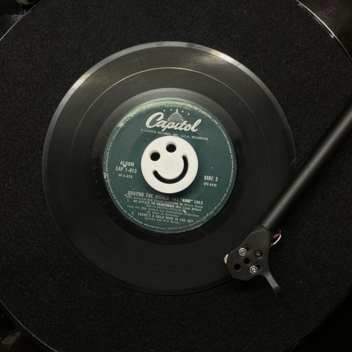 Jual Smiley Vinyl Record Adapter 7" Inch 45 rpm Piringan Hitam | Shopee ...