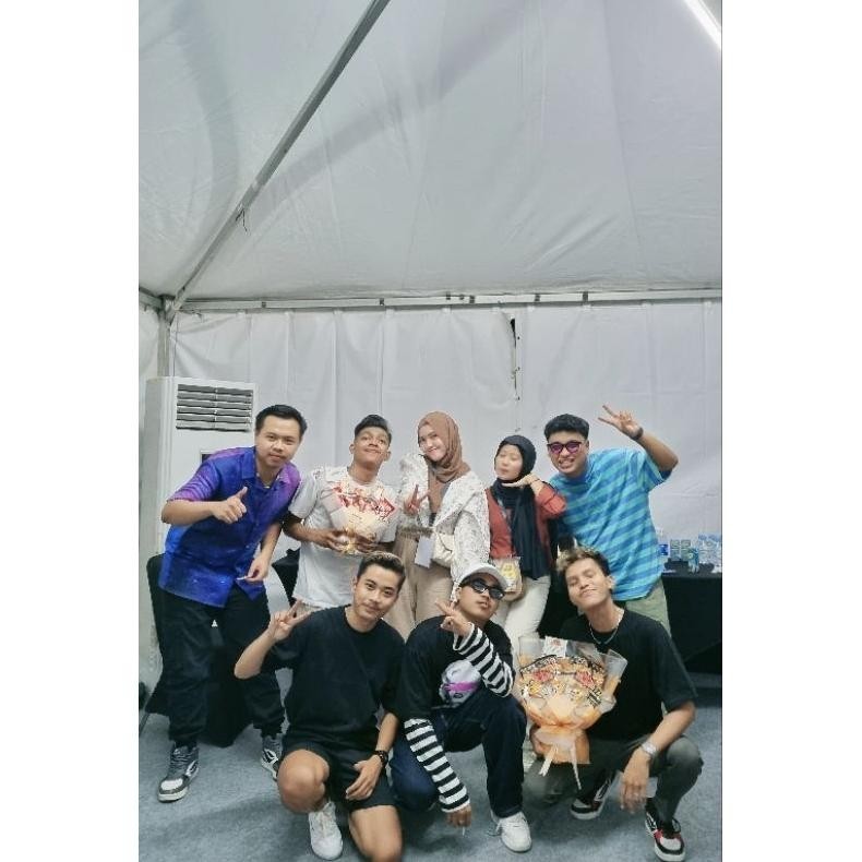 Jual (Ready Stock) Bucket Snack Graduation | Buket Makanan Hadiah ...