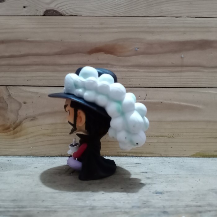 Jual TOP figure chibi one piece dracule mihawk yonko pirate yoru sword ...