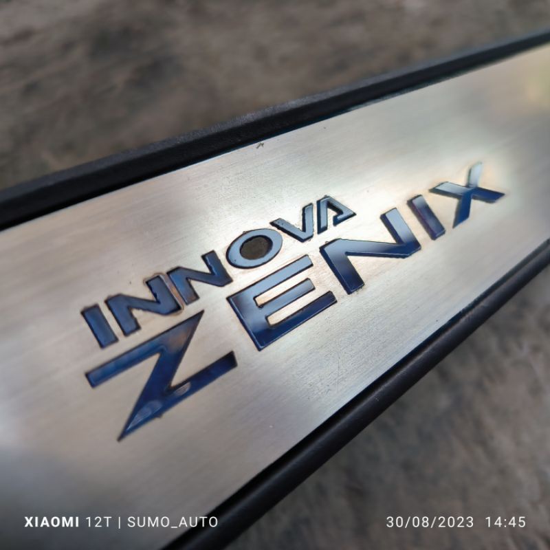 Jual scuff plate pintu samping innova zenix 2023 sill plate samping ...