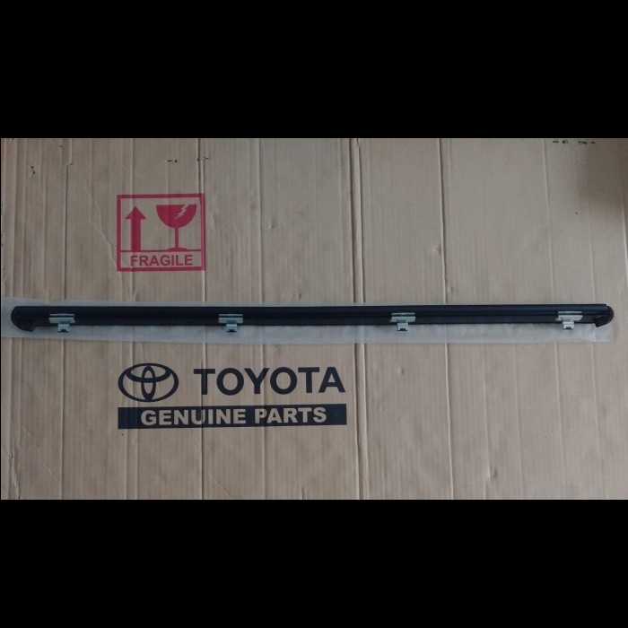 Jual New Pelipit List Kaca Pintu Dalam Depan Kiri Harrier Lexus Ori ...