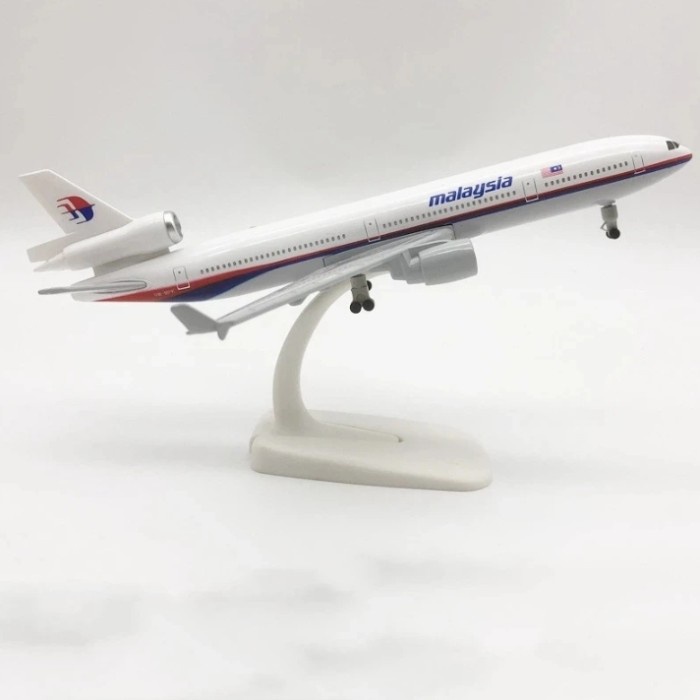 Jual Miniatur Diecast Pesawat MD11 Malaysia 20 cm asa roda | Shopee ...