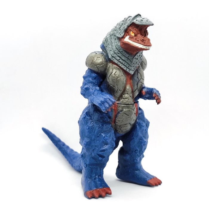 Jual ultraman tiga golza ultra monster 500 spark doll figure bandai ...