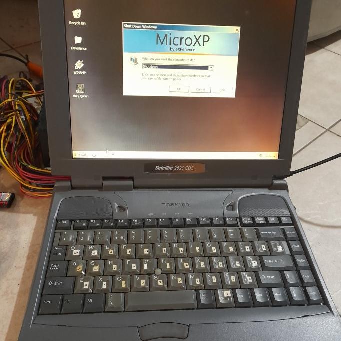 Jual (TRB) LAPTOP JADUL TOSHIBA SATELITE 2520CDS PENTIUM MINUS LAYAR ...