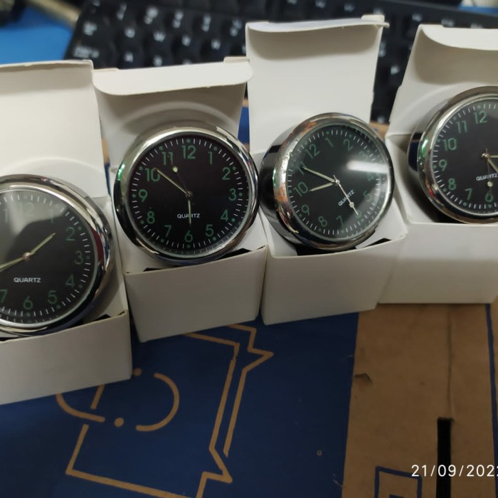 Jual Baru Jam Analog Interior Mobil Quartz Car Dashboard Classic Clock ...