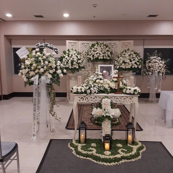 Jual [New] Dekorasi Duka Cita Rumah Duka Siloam Mrcx/Rumah Duka Jakarta ...