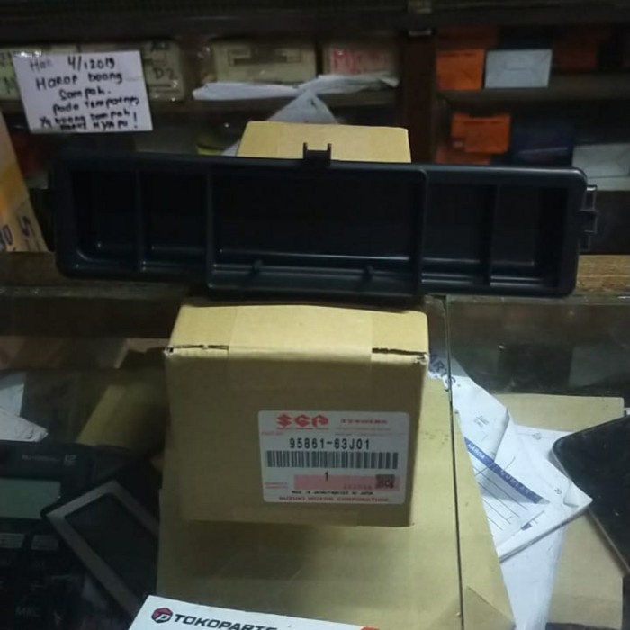 Jual Baru Cover Tutup Filter Ac/Kabin Ertiga/Swift | Shopee Indonesia
